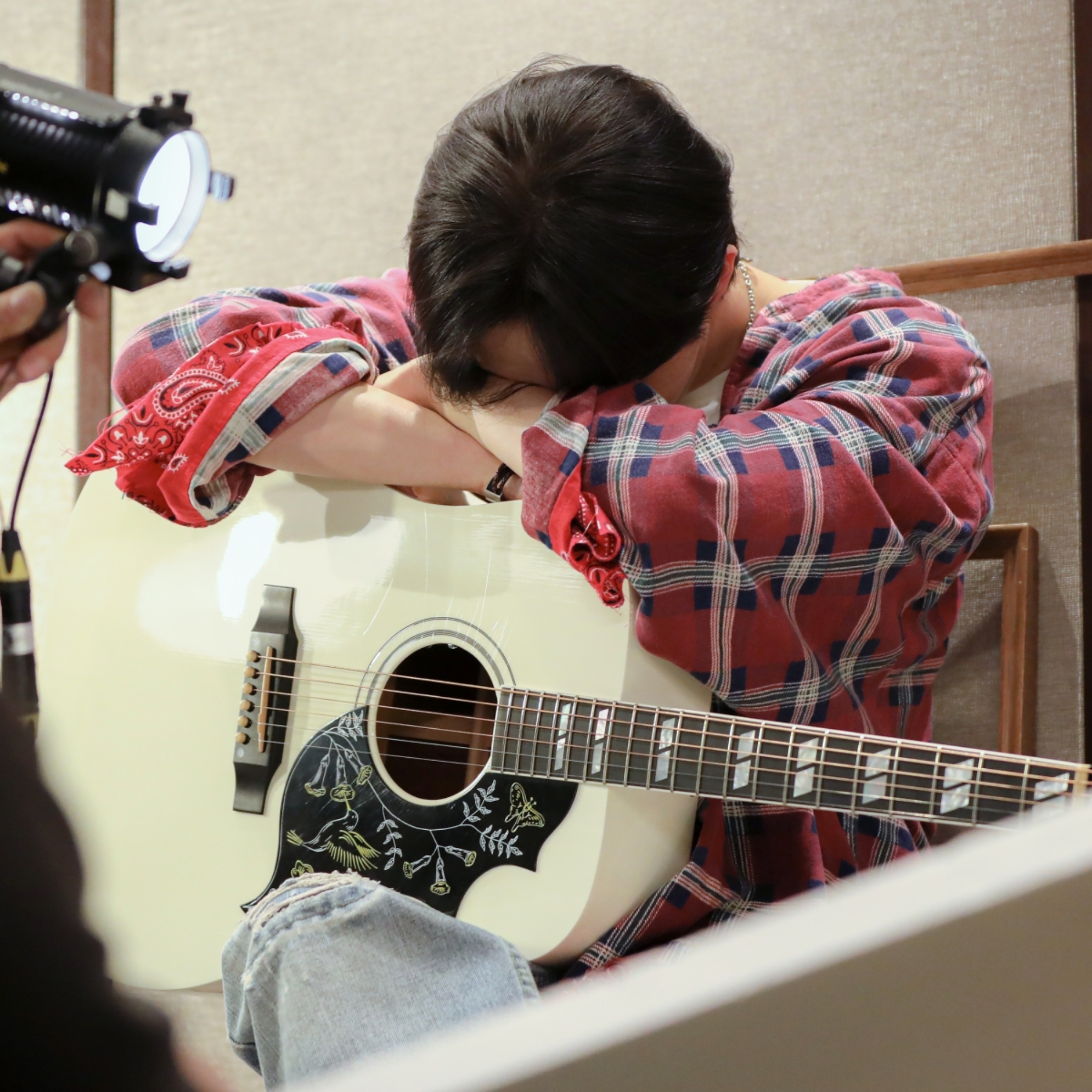 [Gallery] บรรยากาศเบื้องหลังการถ่าย MV I Wouldn’t Look For You (찾지 않을게 ...