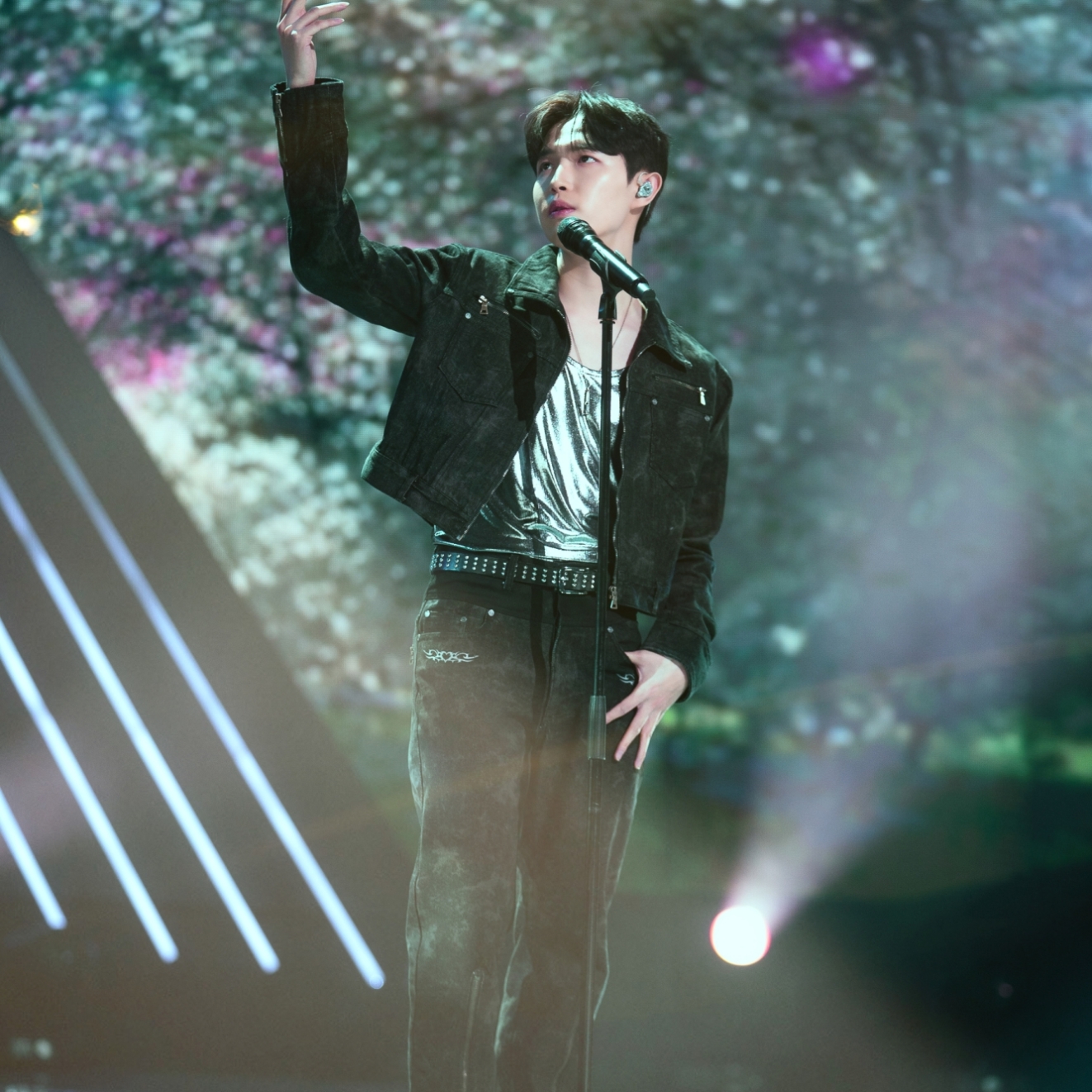 [Gallery] บรรยากาศการถ่าย Goodbye Stage ‘Spring Breeze’ ในรายการ ...